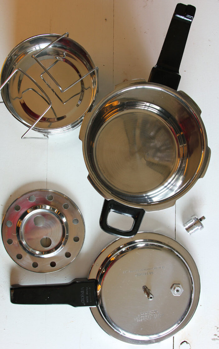 How Much Pressure is in a Pressure Cooker: Ultimate Safety Guide – buzzlyo