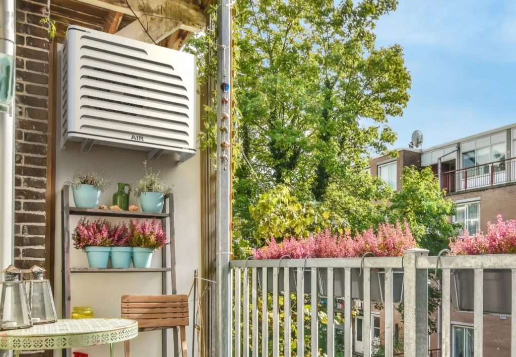 How to Hide Window Air Conditioner Outside: Creative & Easy Ideas – buzzlyo
