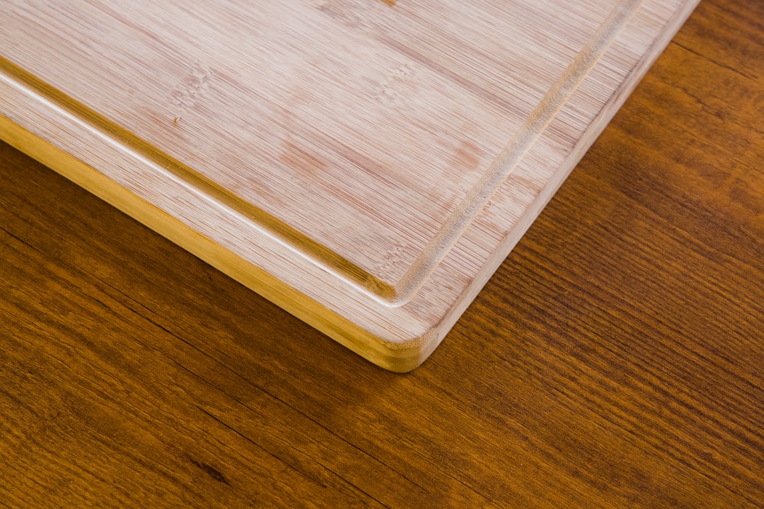 How to Get Stains off of Plastic Cutting Boards: Easy & Effective Tips ...